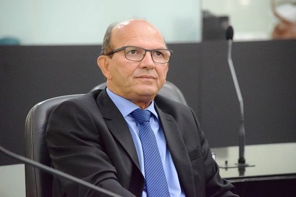 Ex-prefeito Cícero Cavalcante já está em campanha para substituir a ...