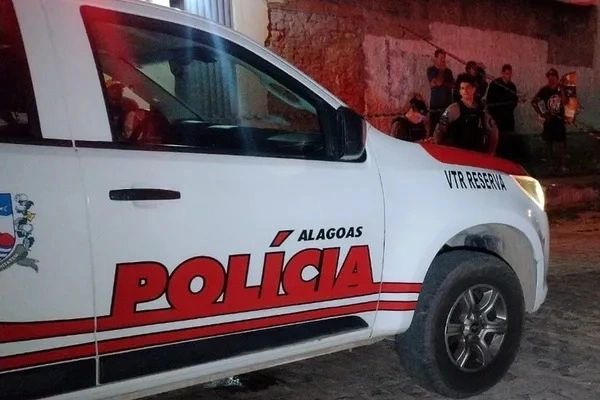 Troca de tiros iniciada no Jacintinho termina com prisão na Jatiúca