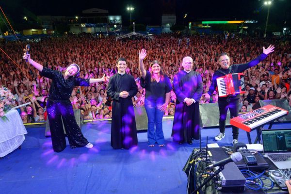 Aproximadamente 10 mil pessoas participaram de mais uma edição do ...