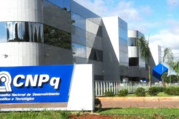 CNPq regulariza pagamento de bolsas de pós-graduação